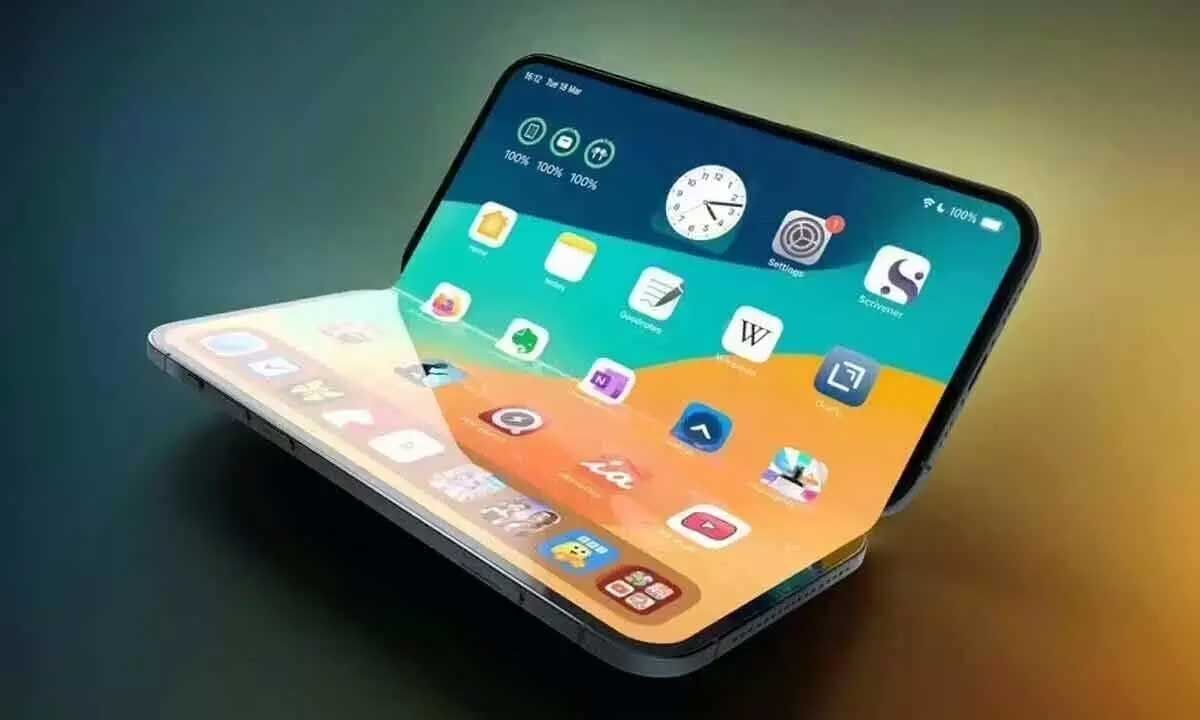 Apple Plans Clamshell Foldable iPhone, Eyes 2027 Launch After First ...