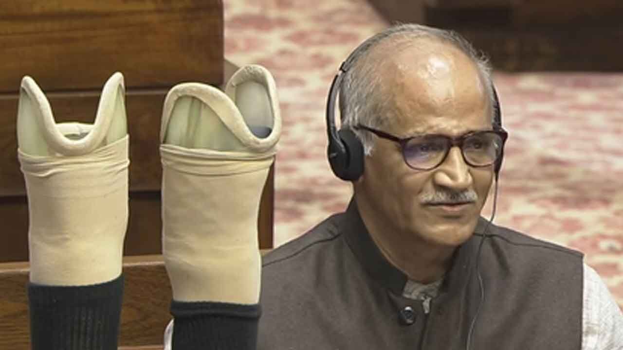 Uproar in RS as Sadanandan Master recalls brutal 1994 attack, displays ...
