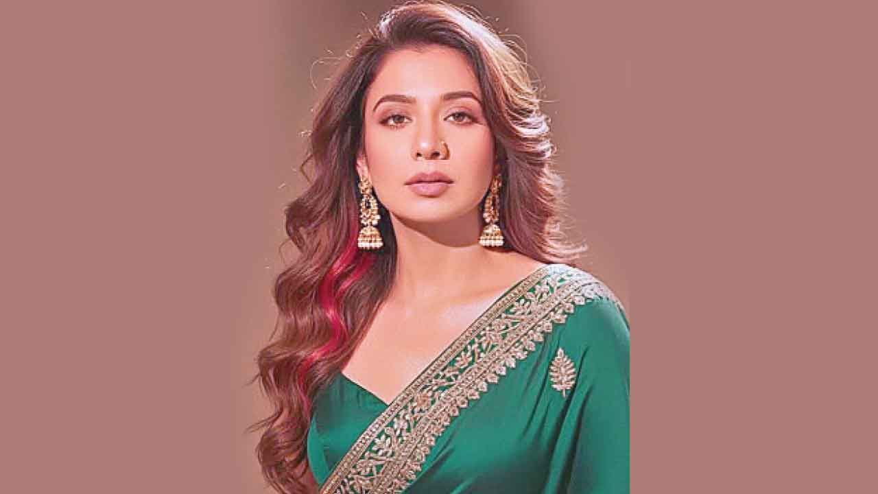 Jasmine Sandlas pauses Delhi concert midway, asks security to remove ...