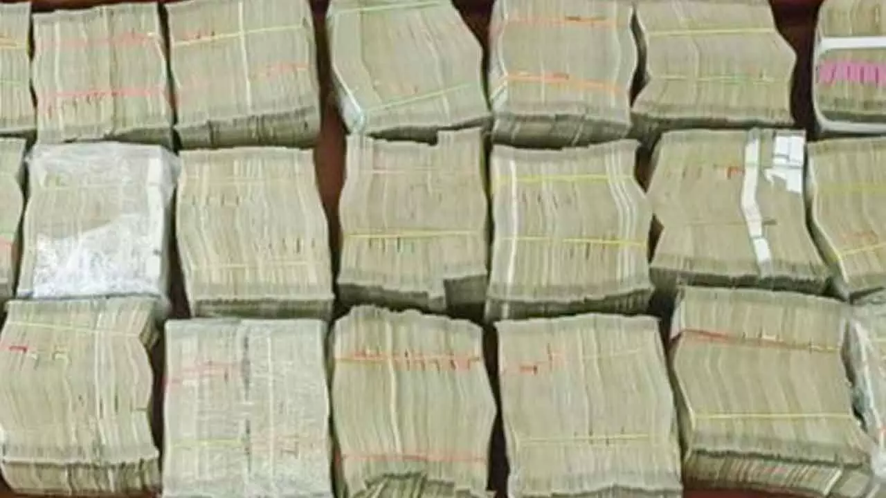West Bengal reports highest seizure of poll freebies, cash at Rs 319 crore