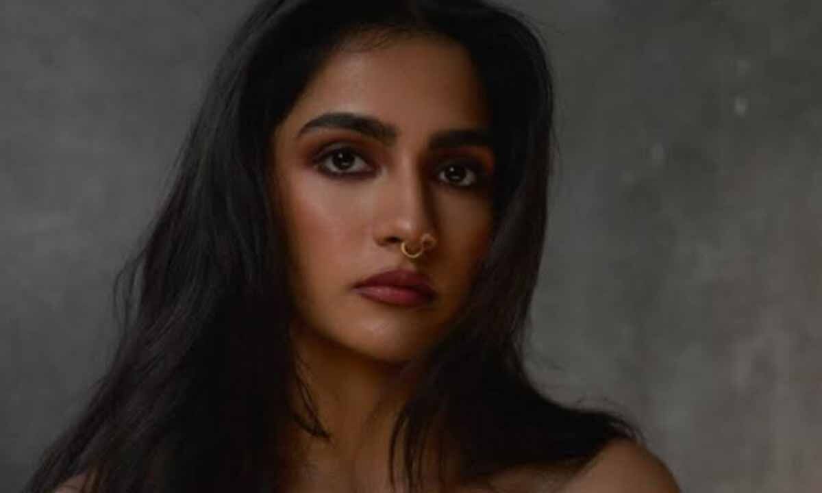 Rukmini Vasanth’s regal saree look showcases confidence