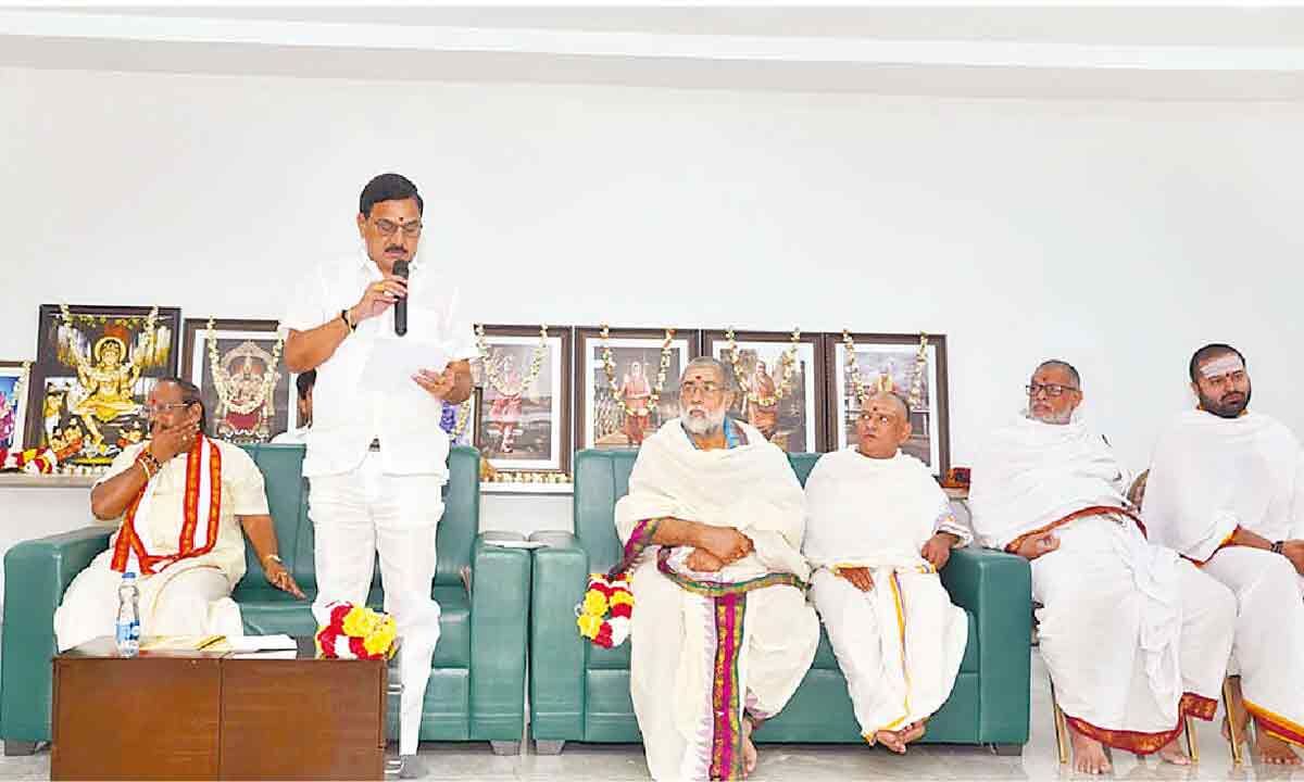 Vedas foundation of Indian culture: Union Minister