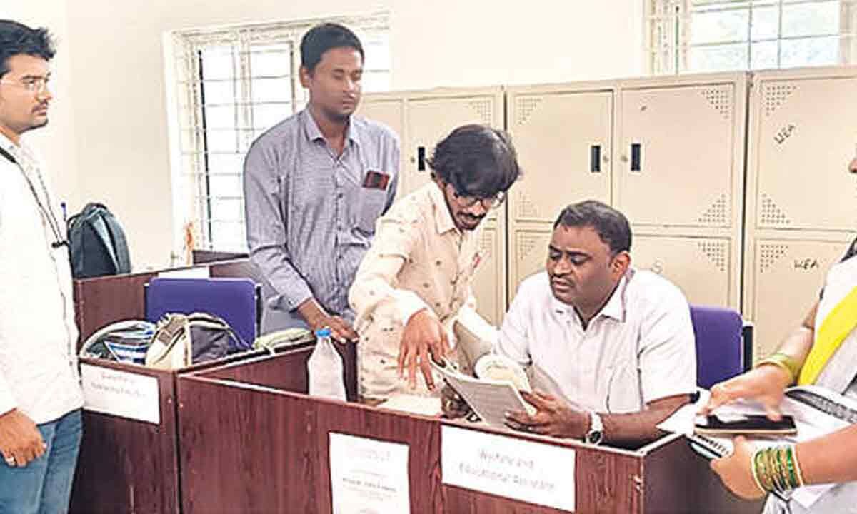 Swarna Gramam, Ward works reviewed