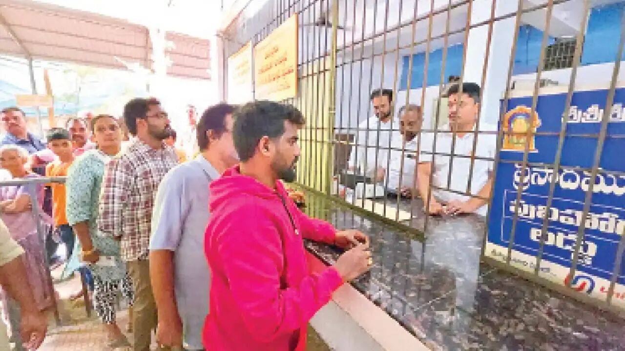 Distribution of ‘Chandana Prasadam’ at Simhachalam witnesses a huge ...