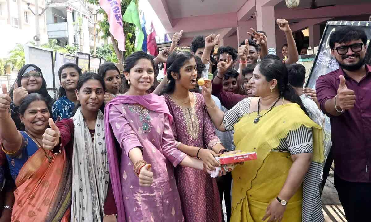 Girls outshine boys in AP SSC results