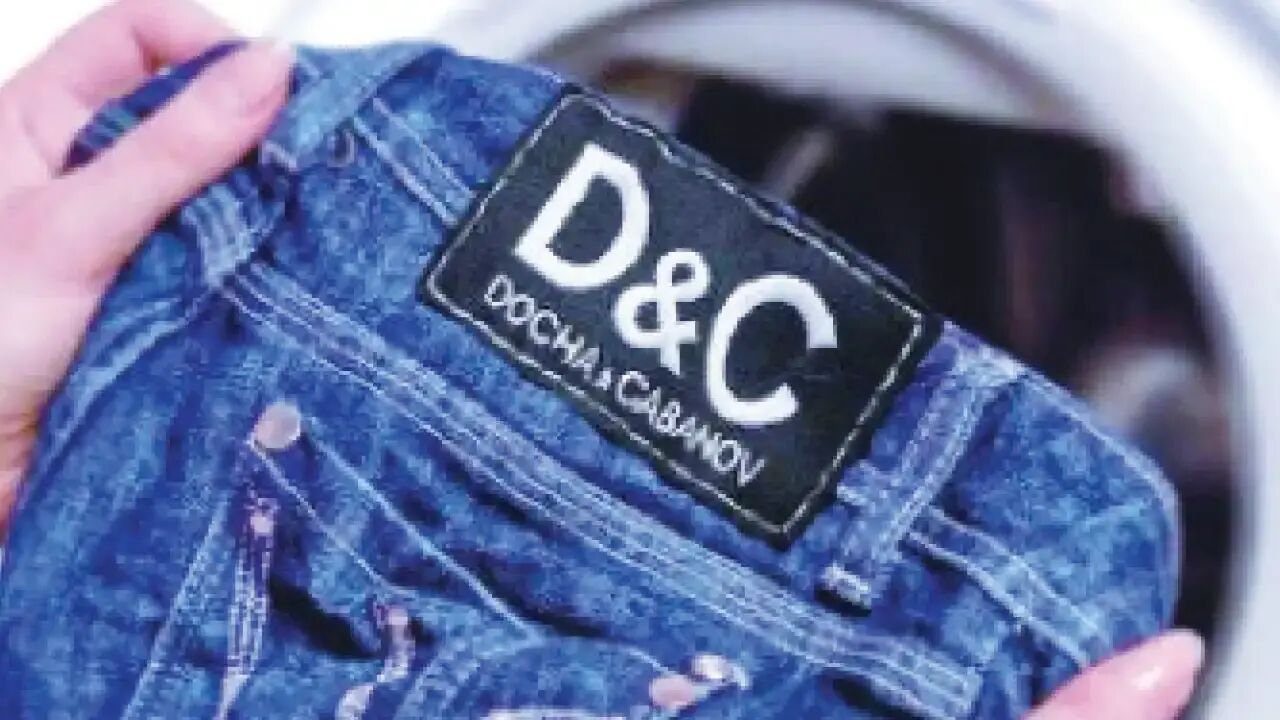 Fake branded clothes racket busted at sale, 1 held