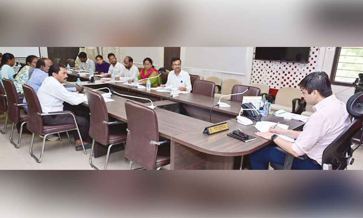 Expedite MIDH poly house budget works: Collector