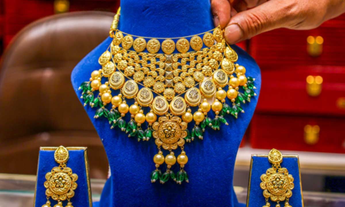 Gold, silver trade volatile amid rising West Asia tensions and US bond ...