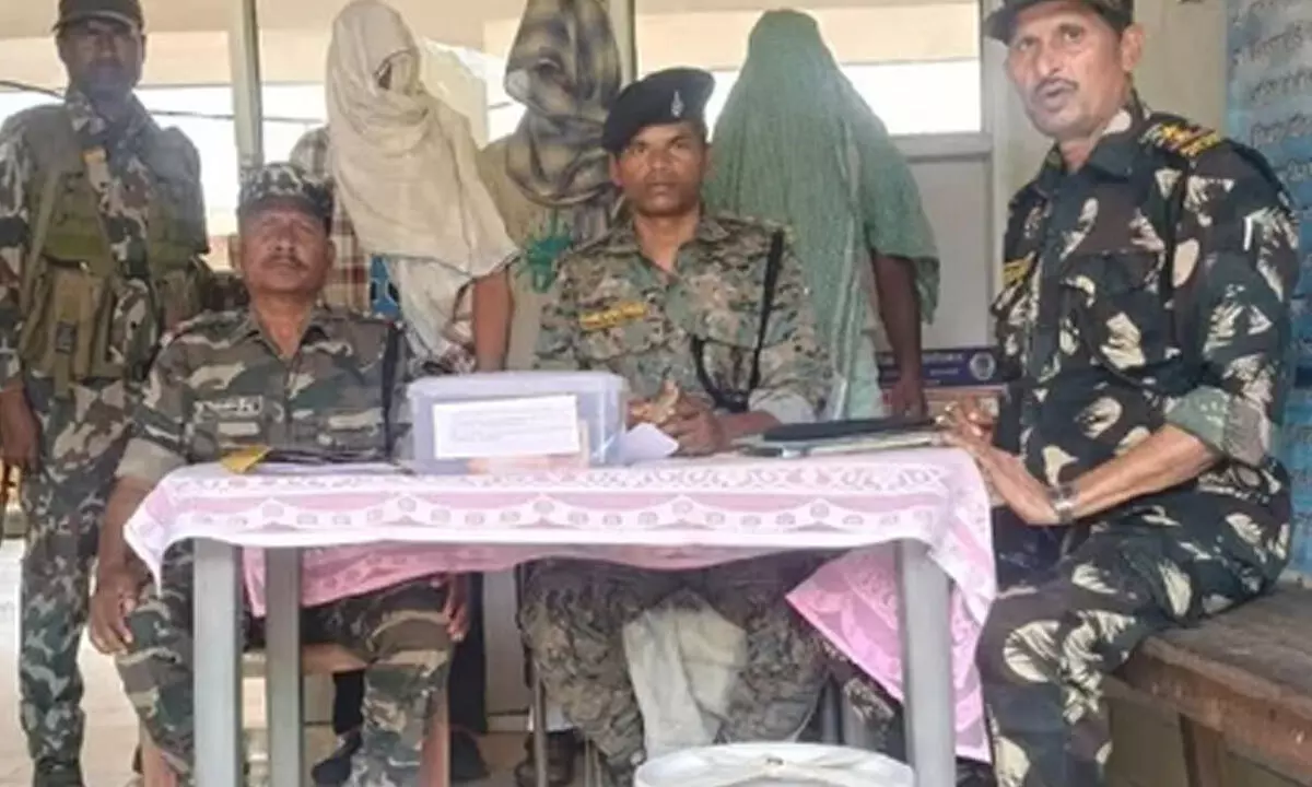 Chaibasa Police bust opium smuggling racket; three held with 20 kg ...