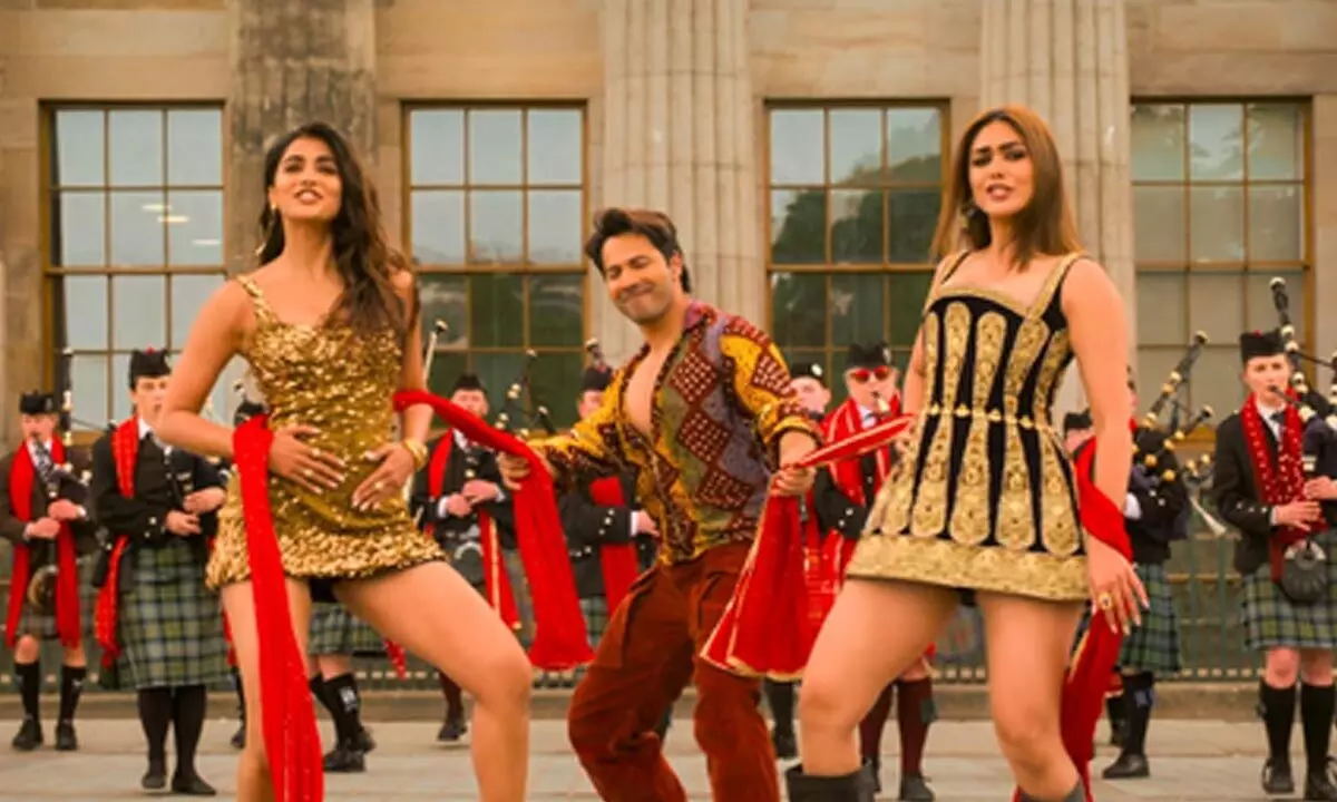 Varun Dhawan, Mrunal Thakur & Pooja Hegde lead a chaotic love triangle ...