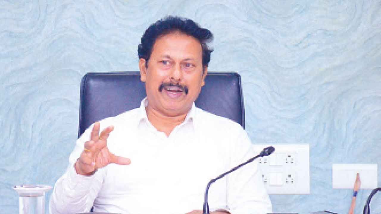 Purchase soaked paddy quickly: Civil Supplies chief