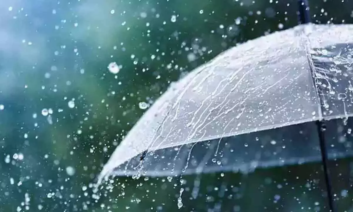 Heavy rains lash Hyderabad, low lying areas inundated