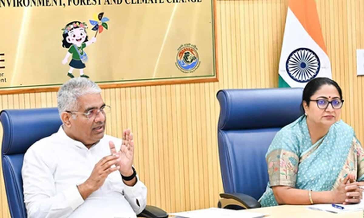 Delhi CM orders ‘old clothes collection boxes’ at 10 Metro stations