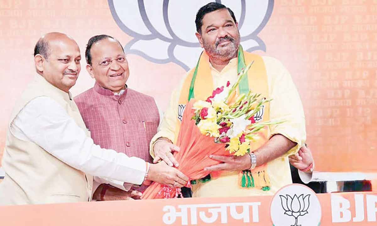Debashish joins BJP, praises Modi’s leadership