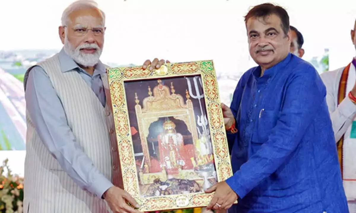 PM Modi extends birthday wishes to Nitin Gadkari, lauds his efforts in ...