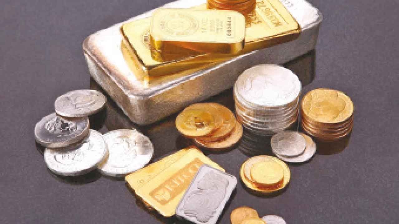 Geopolitical uncertainty drags gold, silver