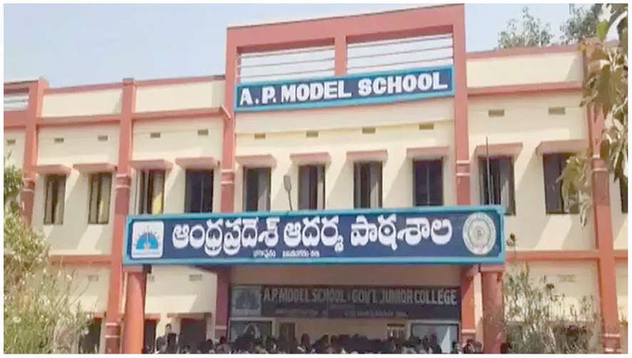 State sanctions Rs 571 cr for 5,989 model schools’ upgrade