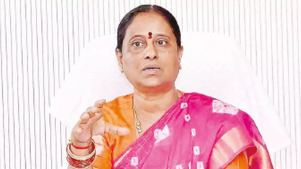 Konda Surekha warns temple officials over negligence and corruption