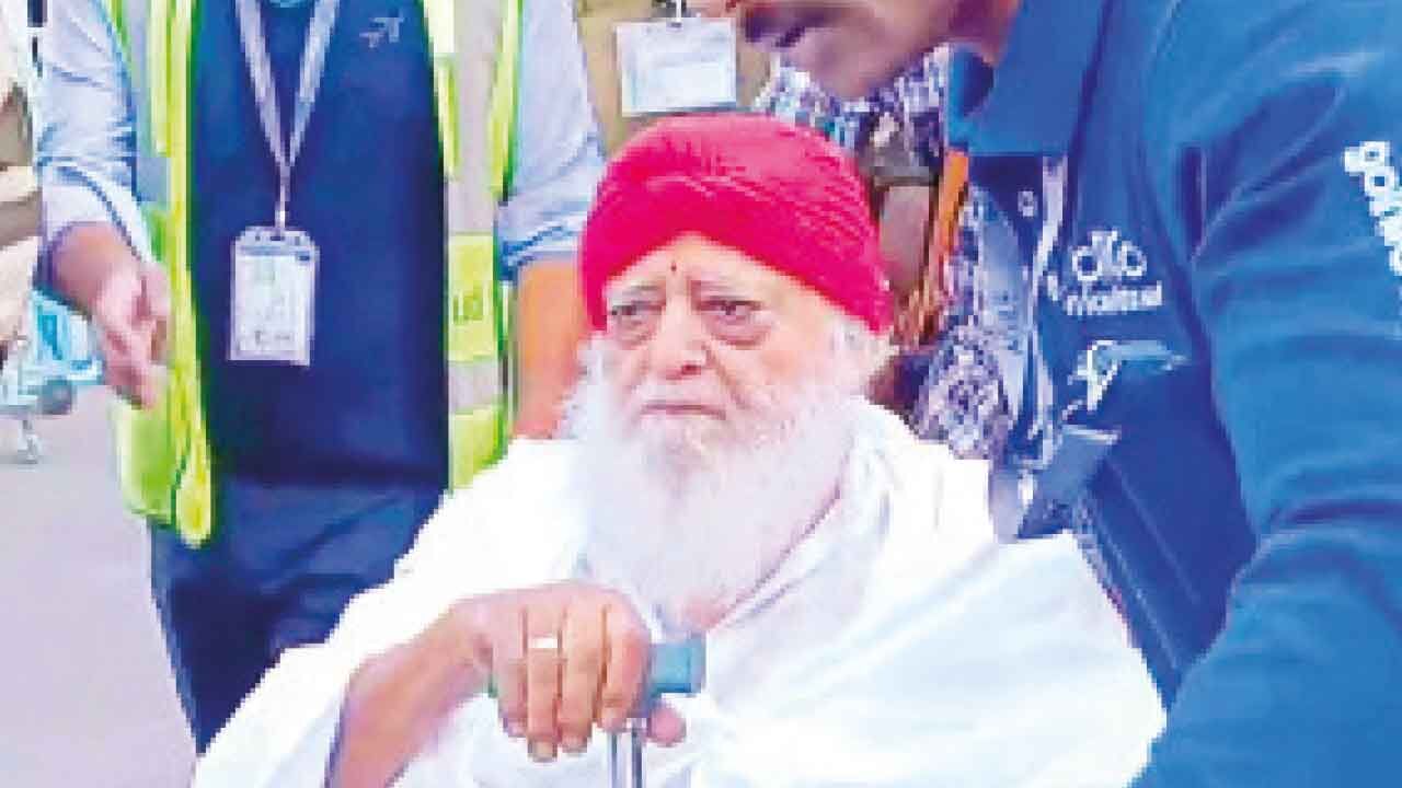 Asaram acquitted of gangrape charges