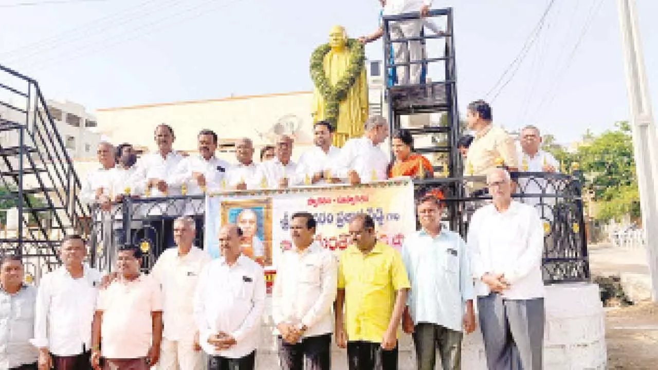 Tributes paid to Telugu scholar Suravaram Pratap Reddy on his jayanti