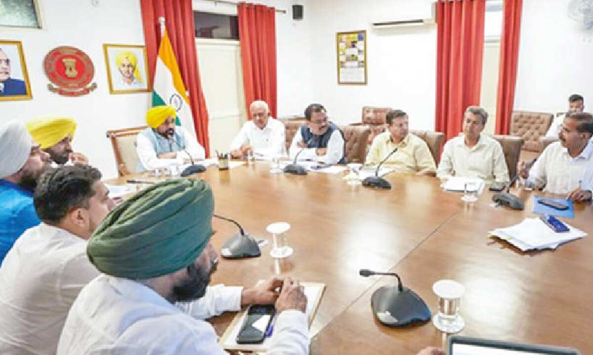 Punjab to end contract hiring; regularlise 65,000 employees