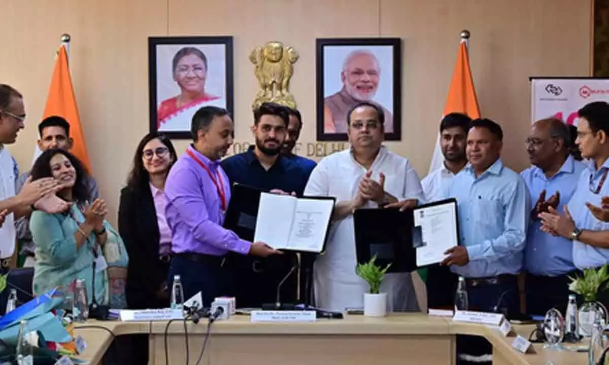Delhi: DTC issues 10 lakh free Pink Saheli National Common Mobility ...