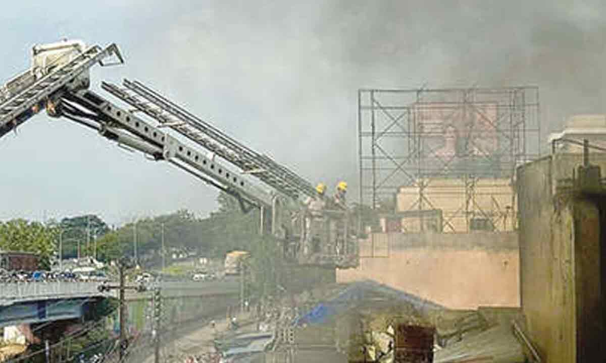 30 shops gutted in Cuttack market