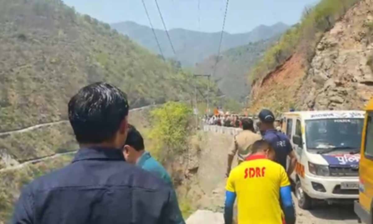 Vehicle falls into deep gorge in Devprayag; three bodies recovered ...