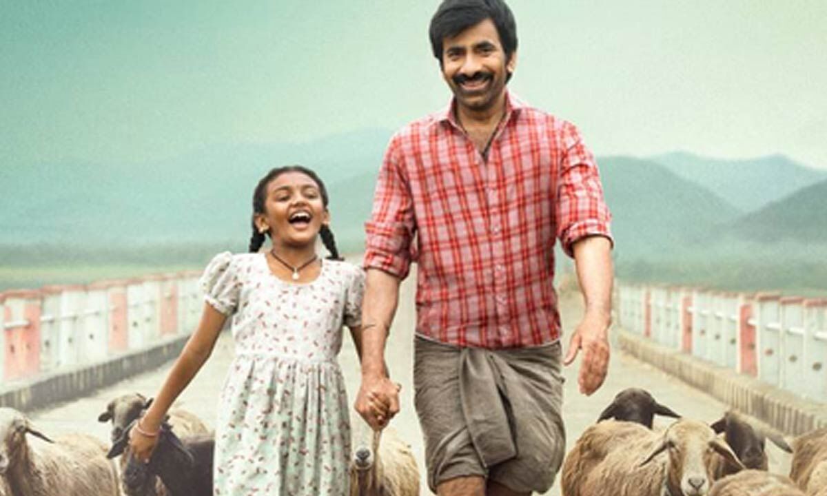 Ravi Teja plays a doting dad in 'Irumudi'; Glimpse video out!