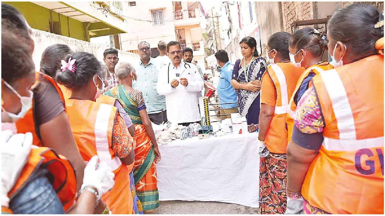 Use of PPE recommended for safety of sanitation workers