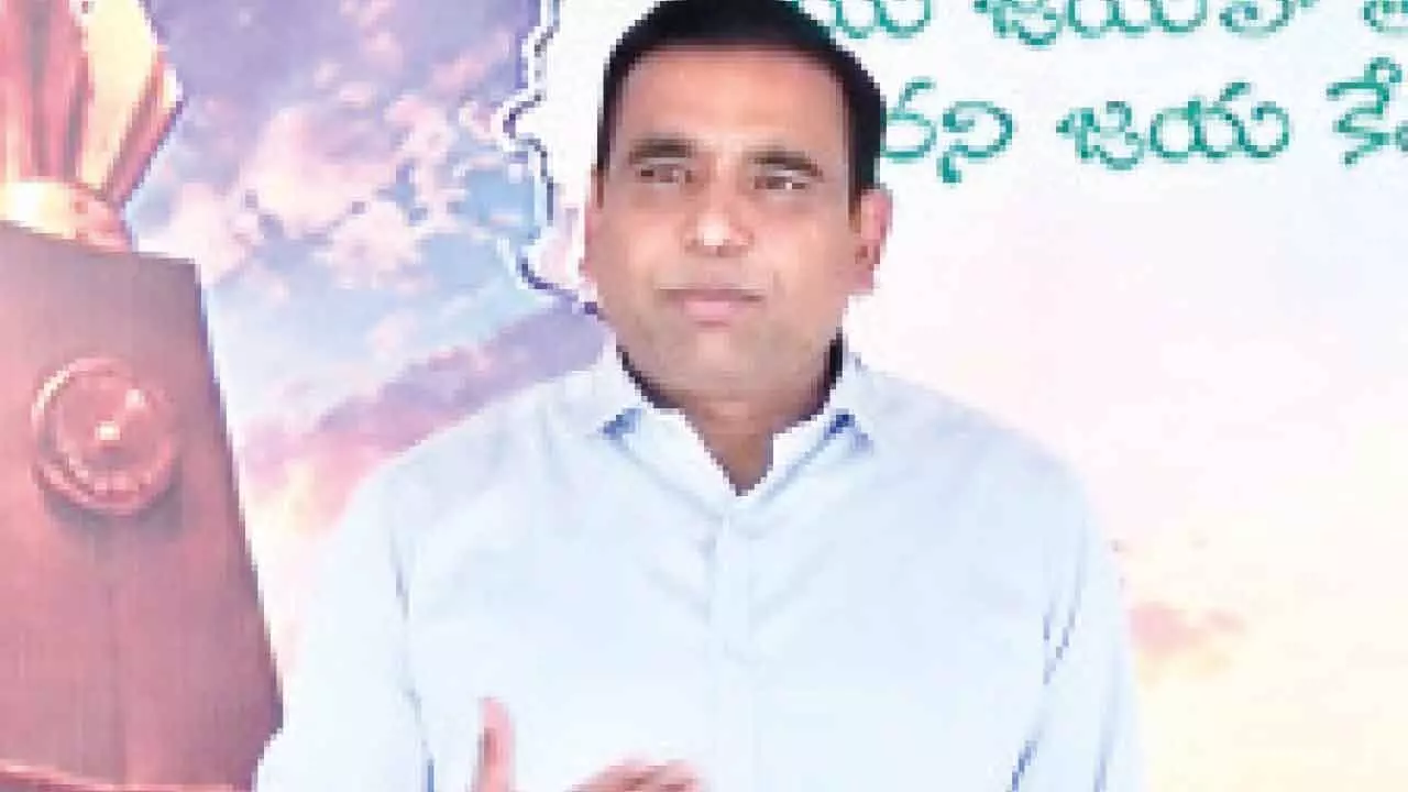 Chamala Kiran says BJP chief clueless about TG; takes a dig at Kishan Reddy