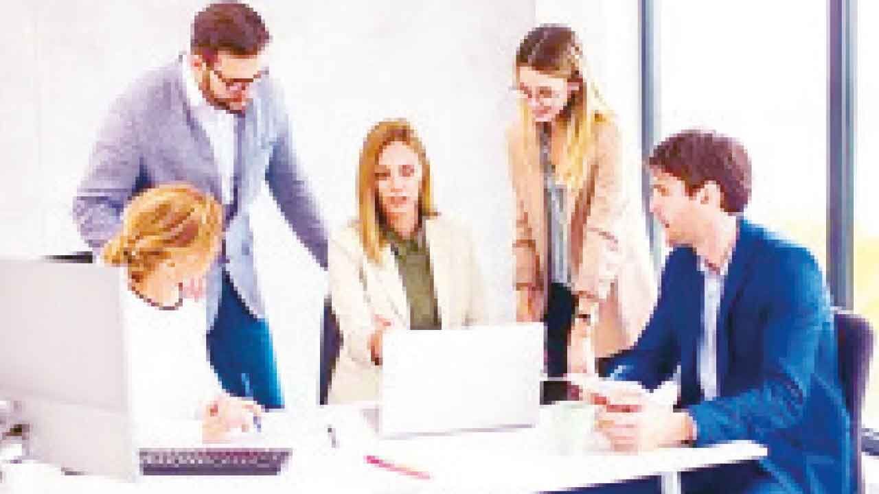 Professionals increasingly embrace AI skills and purpose-driven careers ...