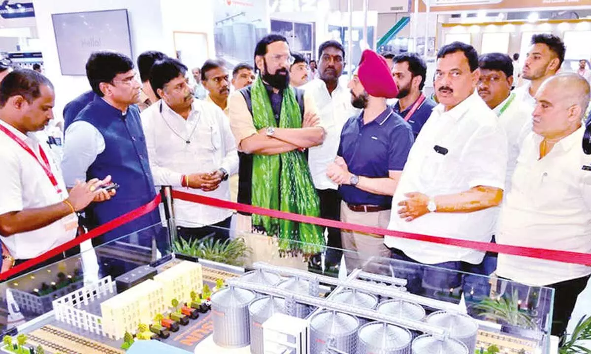 Govt will support rice exporting mills: Uttam