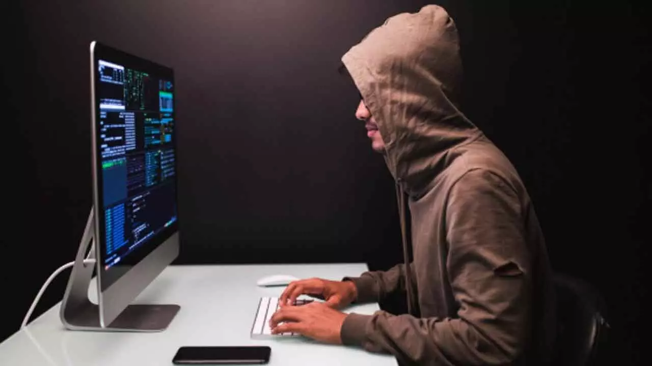Delhi Cyber Police crack Rs 5.67 lakh fraud case, arrest mastermind and ...