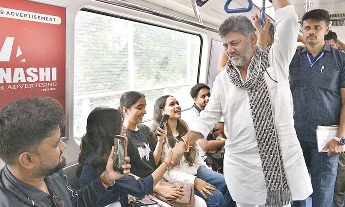 CM takes metro ride, interacts with commuters