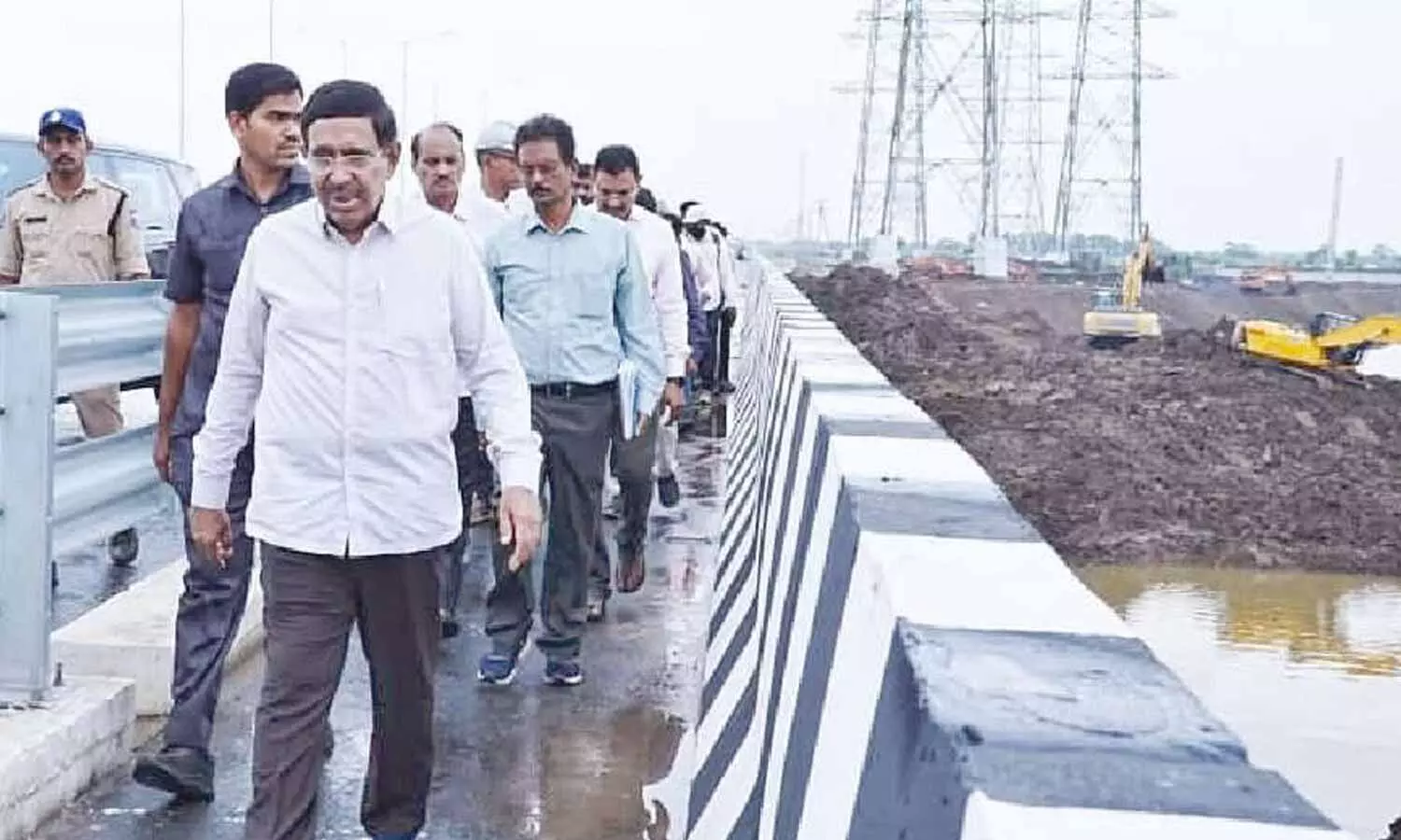 Narayana counters Jagan on Amaravati works