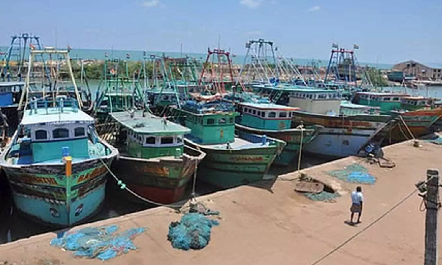 Fishing ban ends today: Over one lakh fishermen in TN prepare to return ...