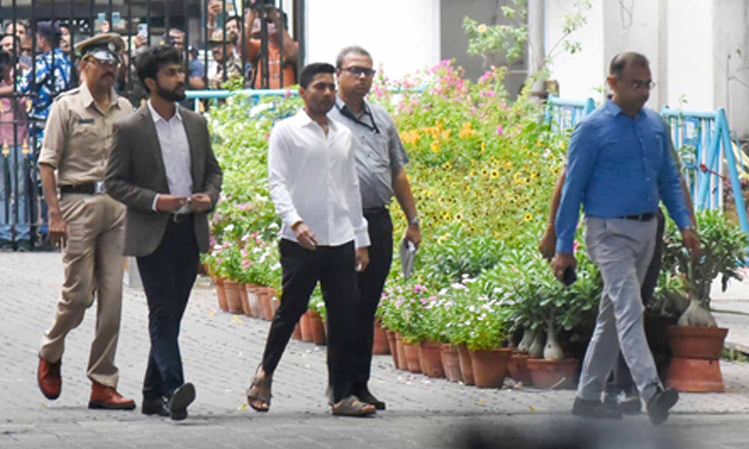Bengal MLA signature case: Abhishek Banerjee to appear before CID today