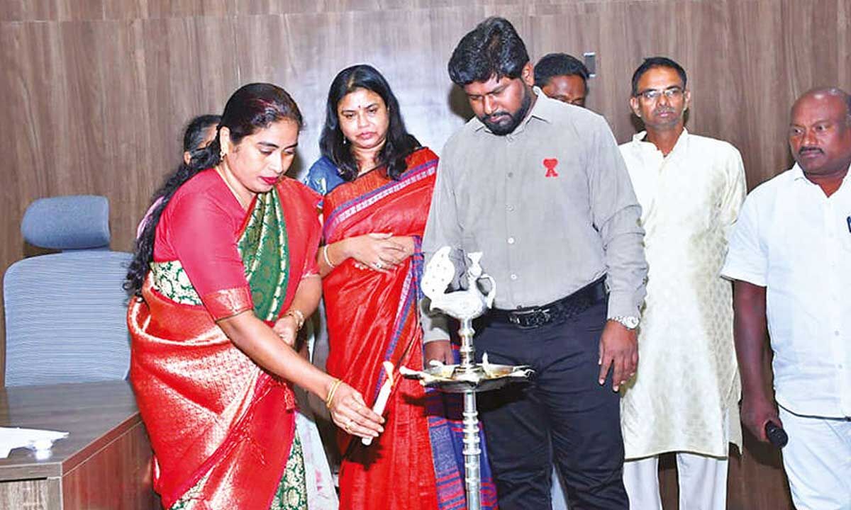 Mayor, NMC Commissioner inaugurate ‘Yogandhra’ wellness initiative