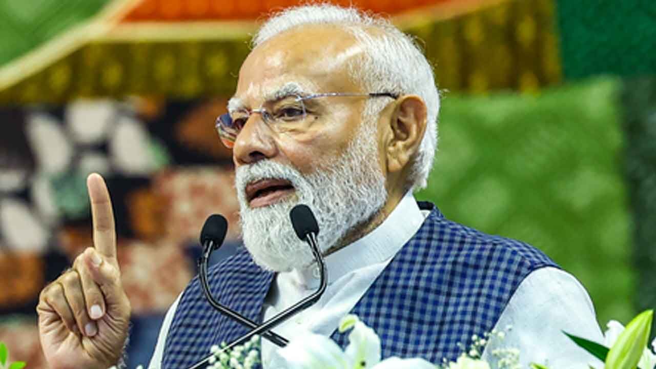 Why has PM Modi chosen Tarakeswar to rollout schemes for West Bengal?