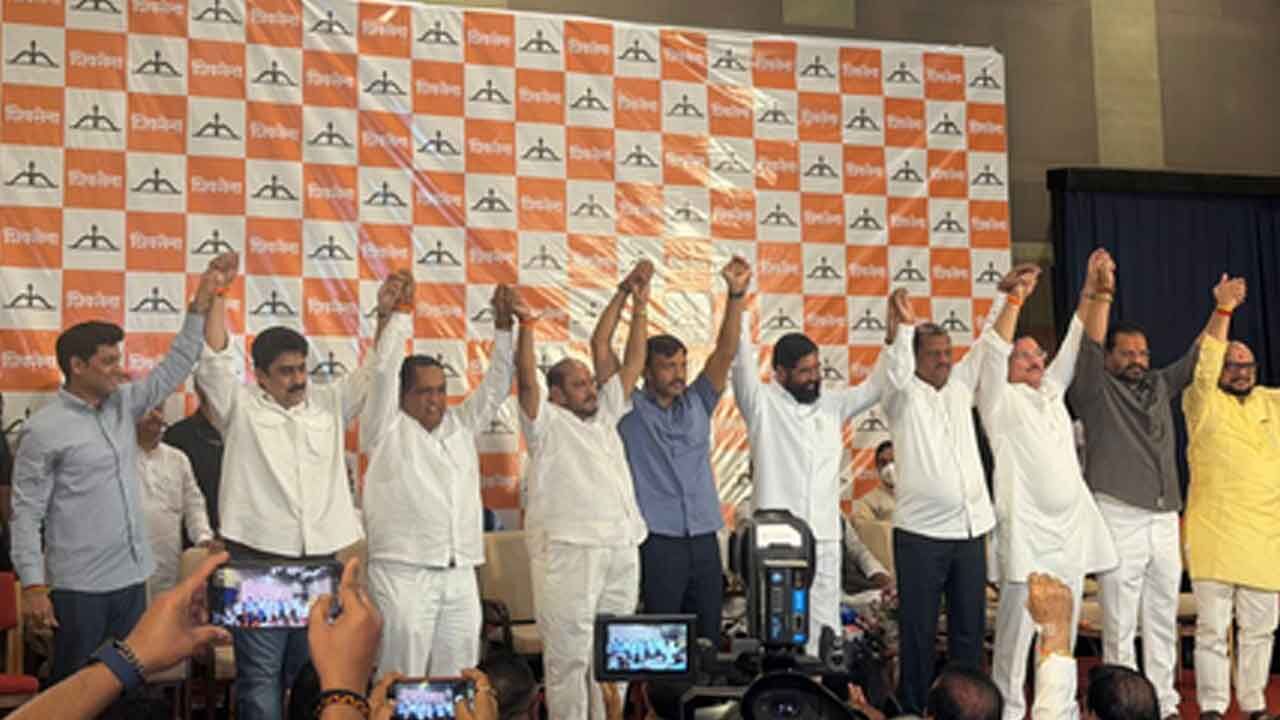 Maha: Six rebel UBT MPs join Shinde faction