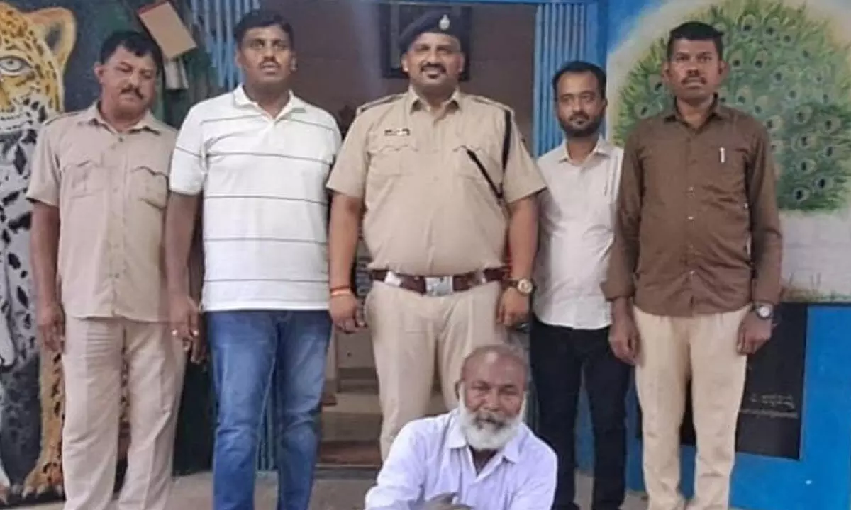 Forest officials arrest man for selling peacock meat, rescue live bird