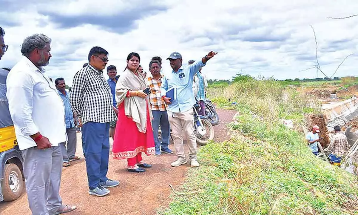 Collector inspects Jaladhara–Jalaharathi works, stresses quality and ...