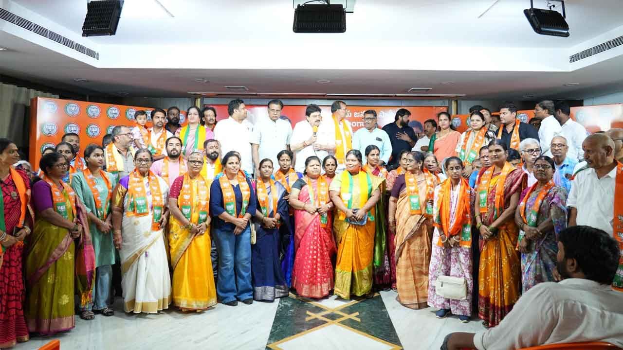 Mass Joining in BJP: Prominent Leaders and Women Activists Welcomed ...