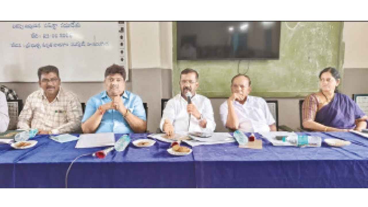 Naini sounds alarm over commercialisation of edu