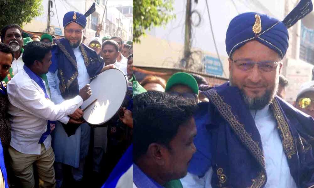 Asaduddin Owaisi campaigning in Karwan area
