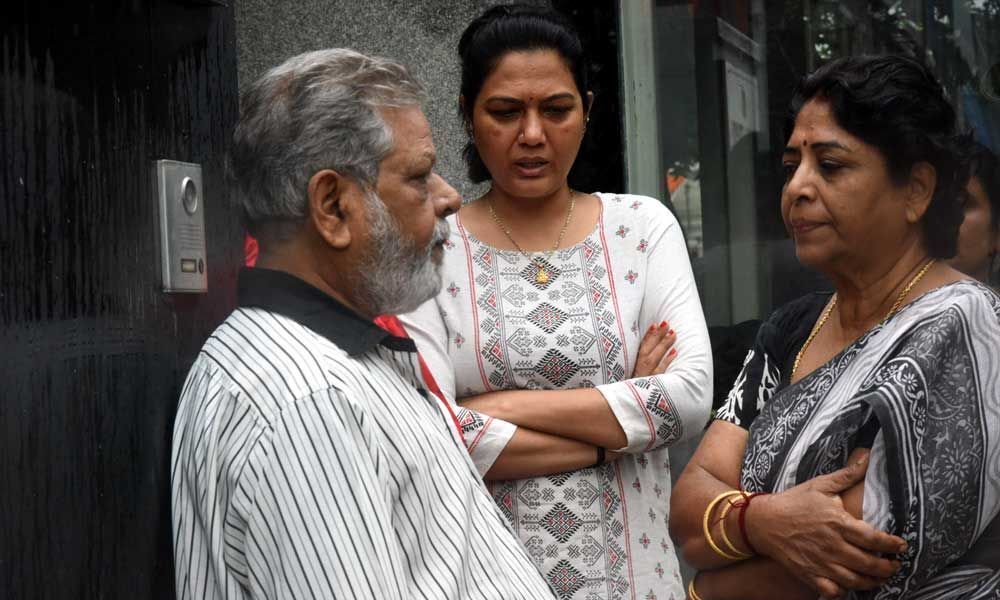 Celebrities pay tribute to actor Devadas Kanakala