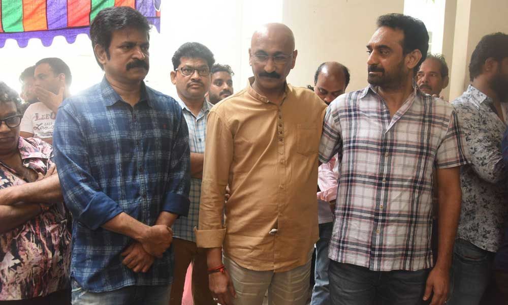 Celebrities pay tribute to actor Devadas Kanakala