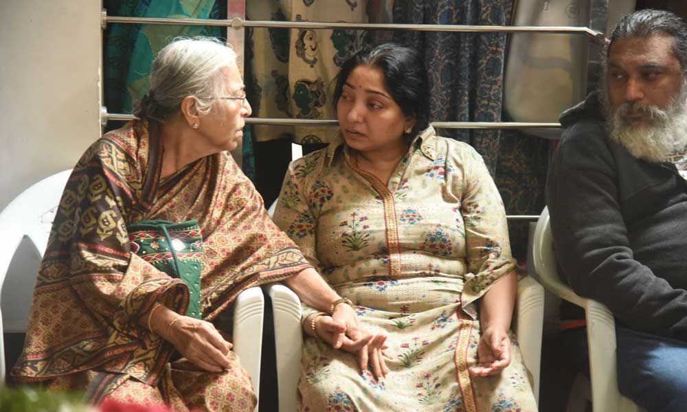 Celebrities pay tribute to actor Devadas Kanakala