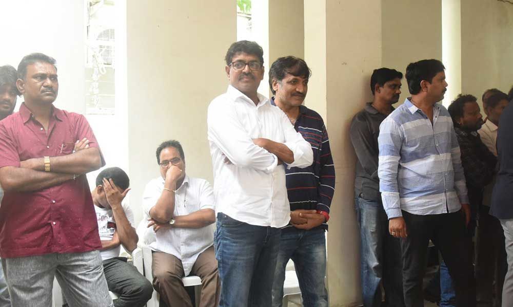 Celebrities pay tribute to actor Devadas Kanakala